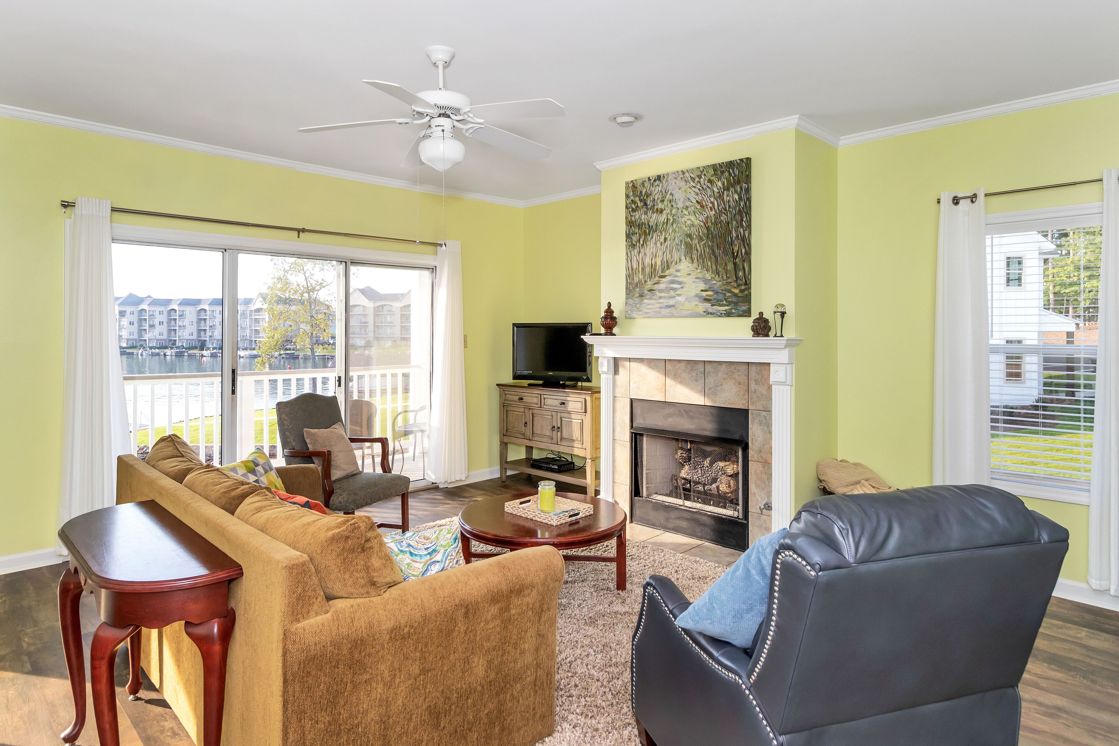 Lake Martin Retreat  Stunning Views, Heated Pool & Private Beach - Dadeville, AL