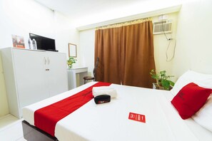 Quarto Duplo | Secretária, Wi-fi grátis, roupa de cama fornecida 