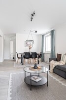 Apartamento urbano, sacada, vista para a cidade | Individualmente decorados, individualmente mobiliados