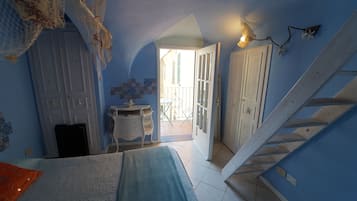 Quarto casal luxo, sacada | Escrivaninha, Wi-Fi de cortesia, roupa de cama