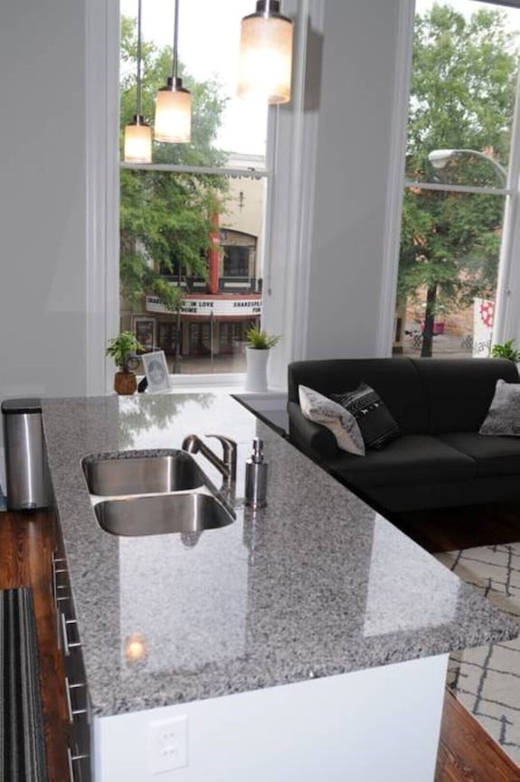 Restaurant Bars & Arts Galore Between Vcu Mcv Cc - 里士滿