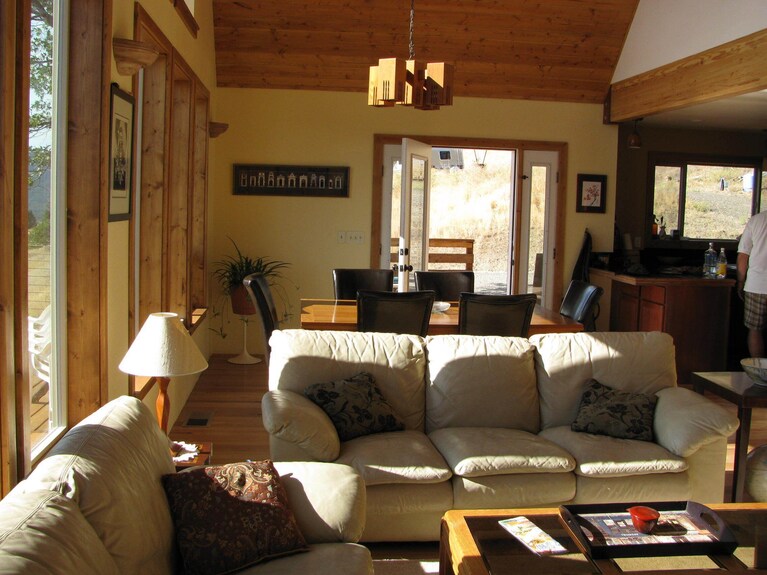 Sunset Chalet - 2200 Sq.ft. Multi-seasonal Retreat Only15 Minutes From Ashland ! - Oregon