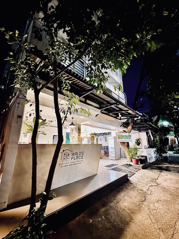 Wald's Place - Malay