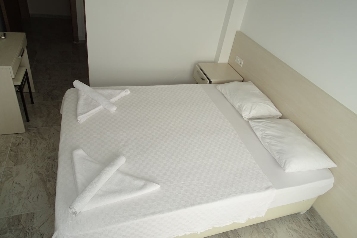 Quarto Duplo Standard | 1 quarto, cofre no quarto, secretária, quartos insonorizados