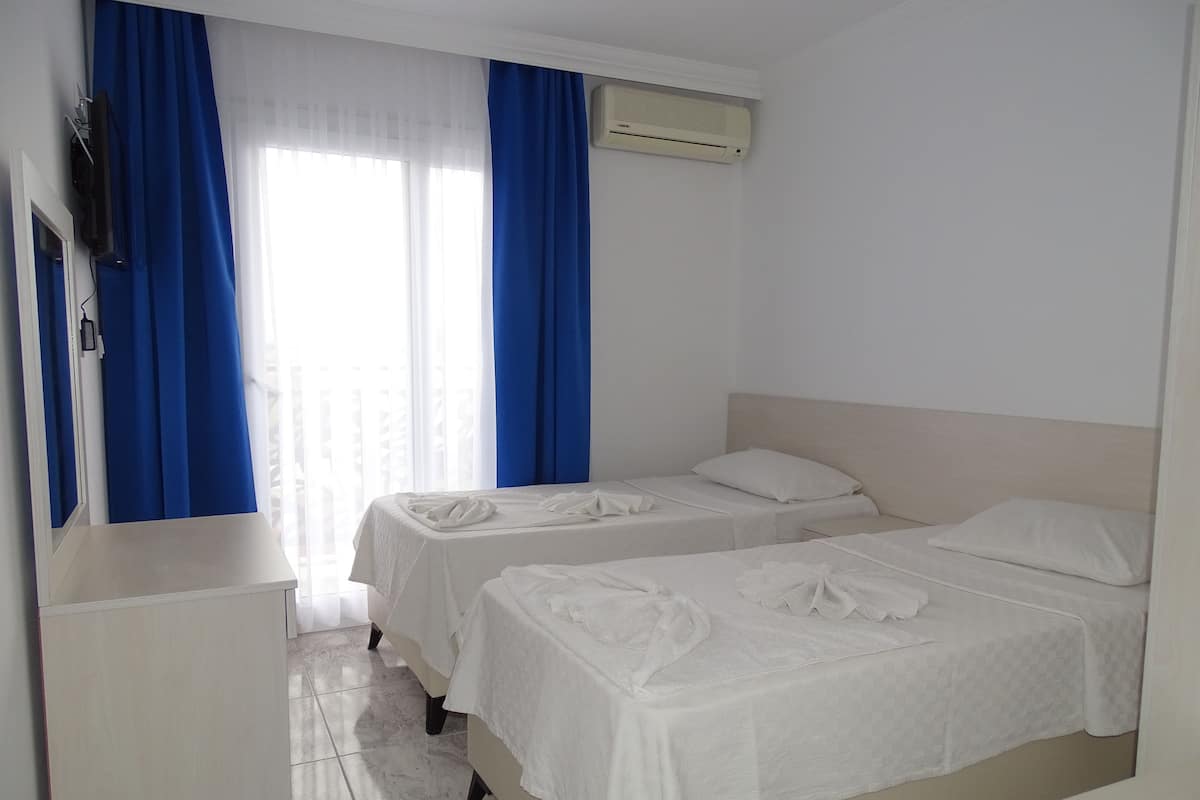 Quarto Twin Standard | 1 quarto, cofre no quarto, secretária, quartos insonorizados