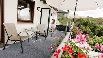Quarto casal conforto, vista para o rio | Terraço/pátio
