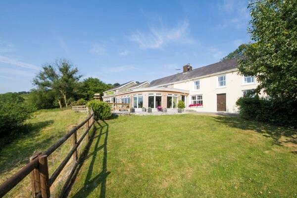 Llanerchindda Farm Guest House - Gales