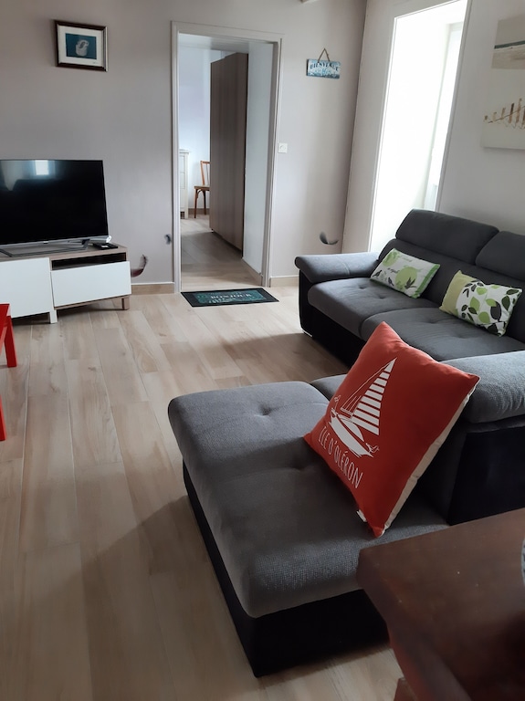 Charming House For 8 To 9 People Le Chateau D'oléron With Wifi . - Charente-Maritime