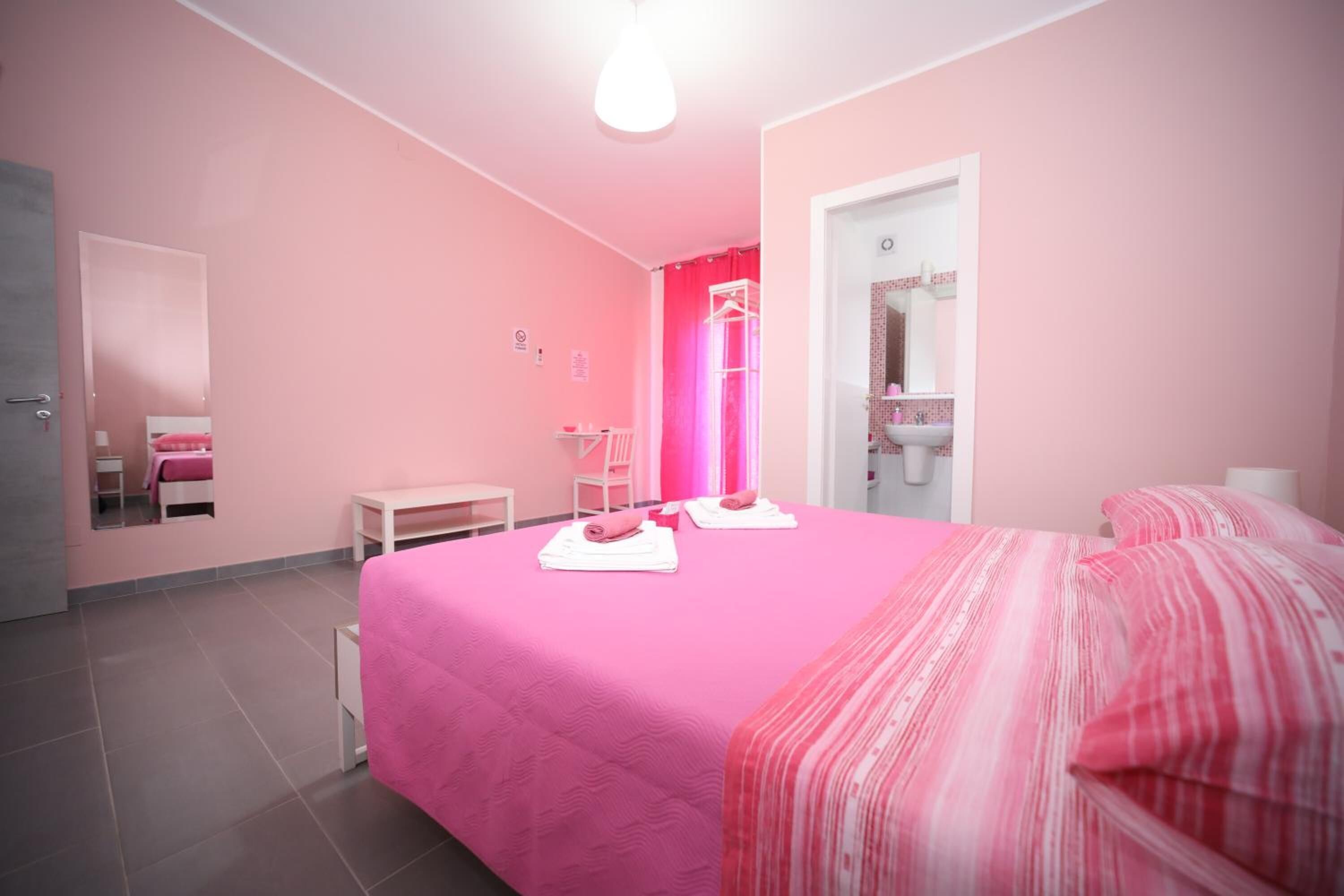 Wi-fi grátis, roupa de cama fornecida 