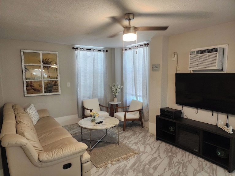 Clés éChasses Cottage Unité Inférieure - Naples, FL