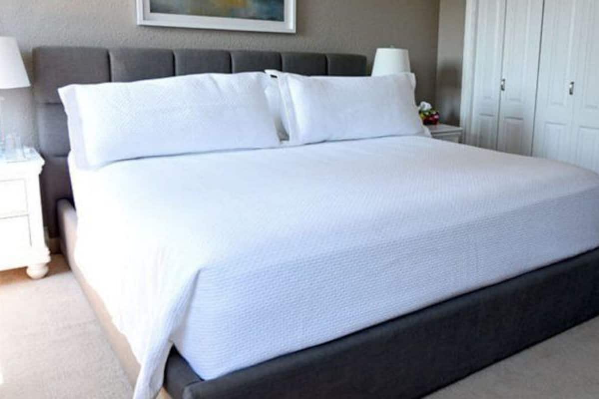 Quarto, 1 cama King, vista para o vale (Devon Room) | Escrivaninha, quartos à prova de som, Wi-Fi de cortesia, roupa de cama
