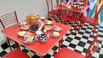Pequeno-almoço preparado no momento diário incluído