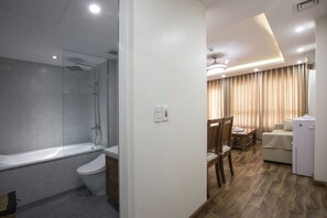 Apartamento de Luxo, Vista para a cidade | 1 quarto, secretária, quartos insonorizados, ferro/tábua de engomar 