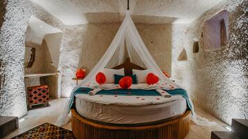 Suite | Minibar, com decoração personalizada