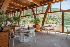 Café da manhã, almoço e jantar