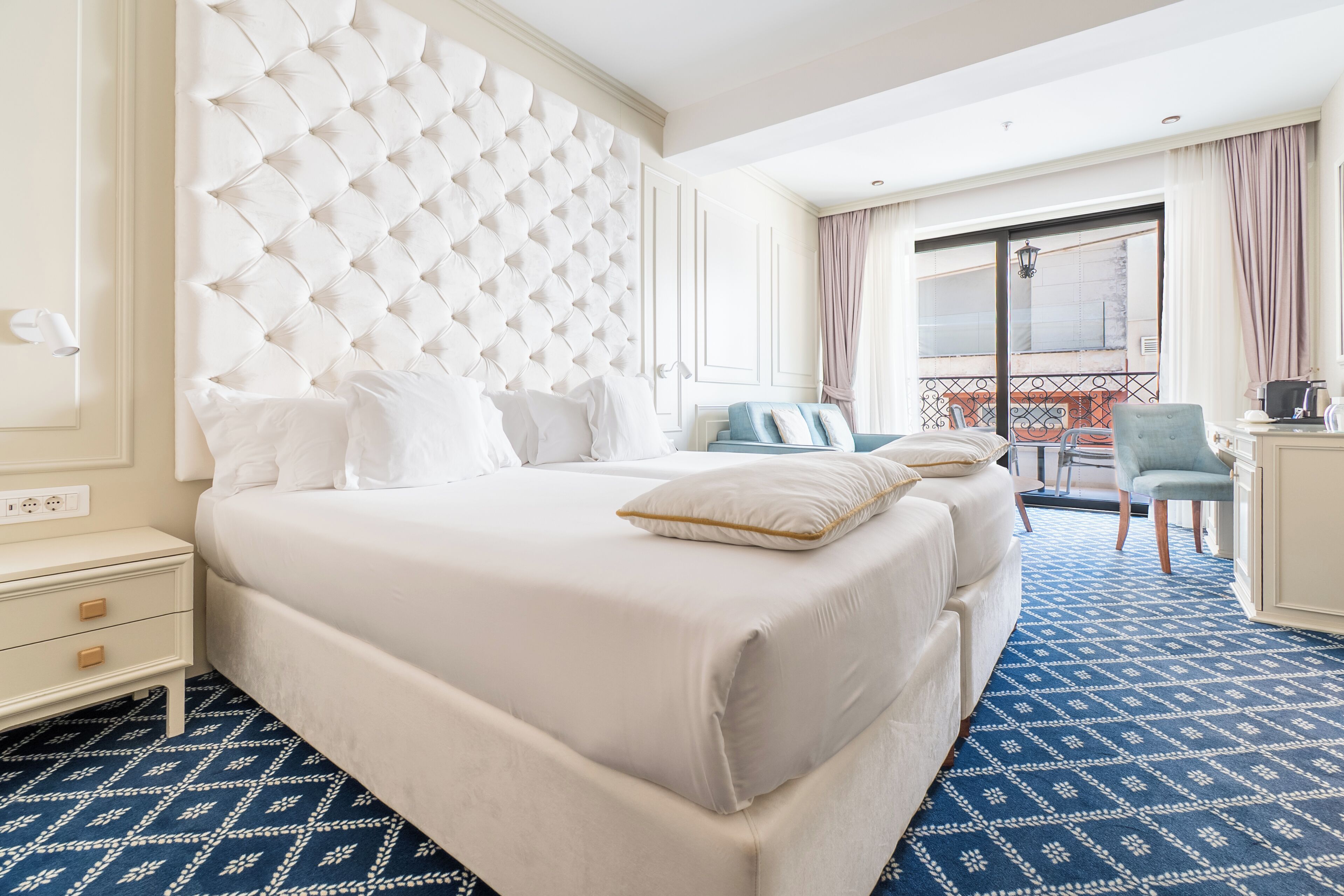 Quarto Duplo Premium | Minibar, cofre no quarto, com decoração personalizada 