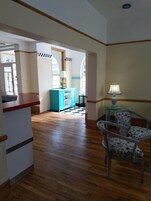 Cofre no quarto, secretária 