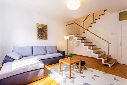 C'est La Vie- Split Old Town - Split