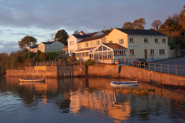 Ferry House Inn - Pembroke Dock