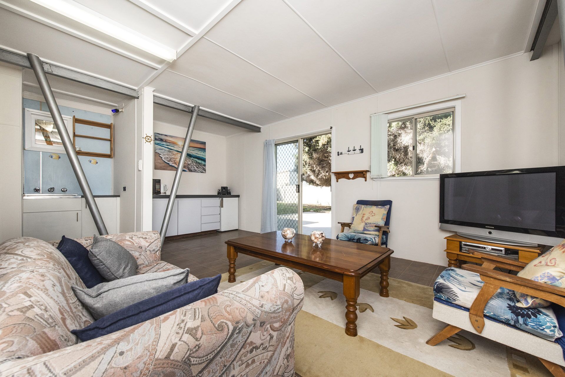 The Cray Pot-conveniently Located In The Heart Of Lancelin - Lancelin