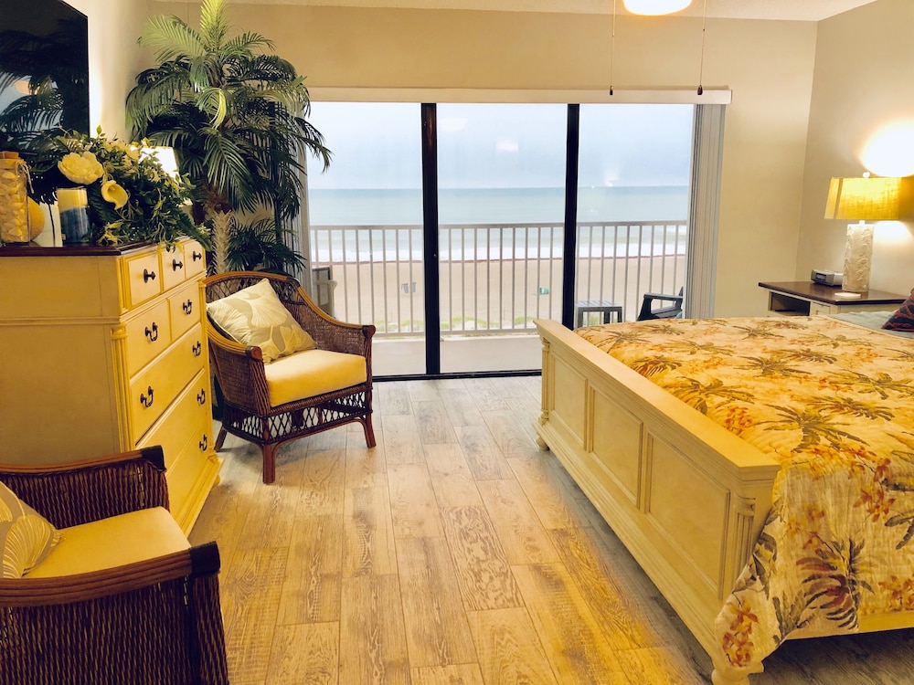 303 Oceanfront And Beachfront Free Wi-fi - Cocoa Beach, FL