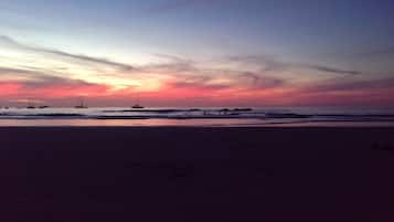 Bungalow Deluxe, 1 cama king-size, terraço, vista para o oceano | Vista para a praia ou o mar