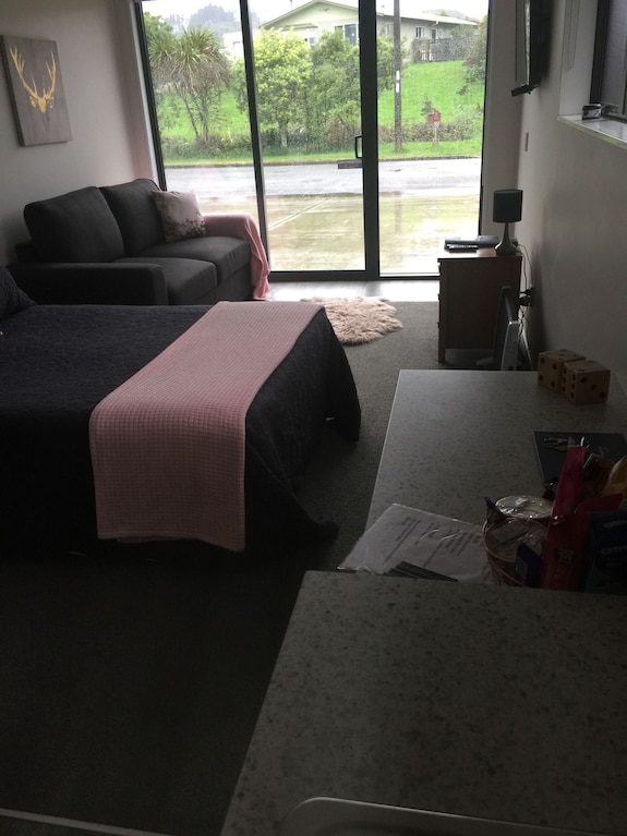 Private Warm Studio With Free Wifi And Breakfast - Greymouth