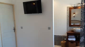 Quarto Duplo Superior, não fumadores, casa de banho privativa (Bali) | Televisão