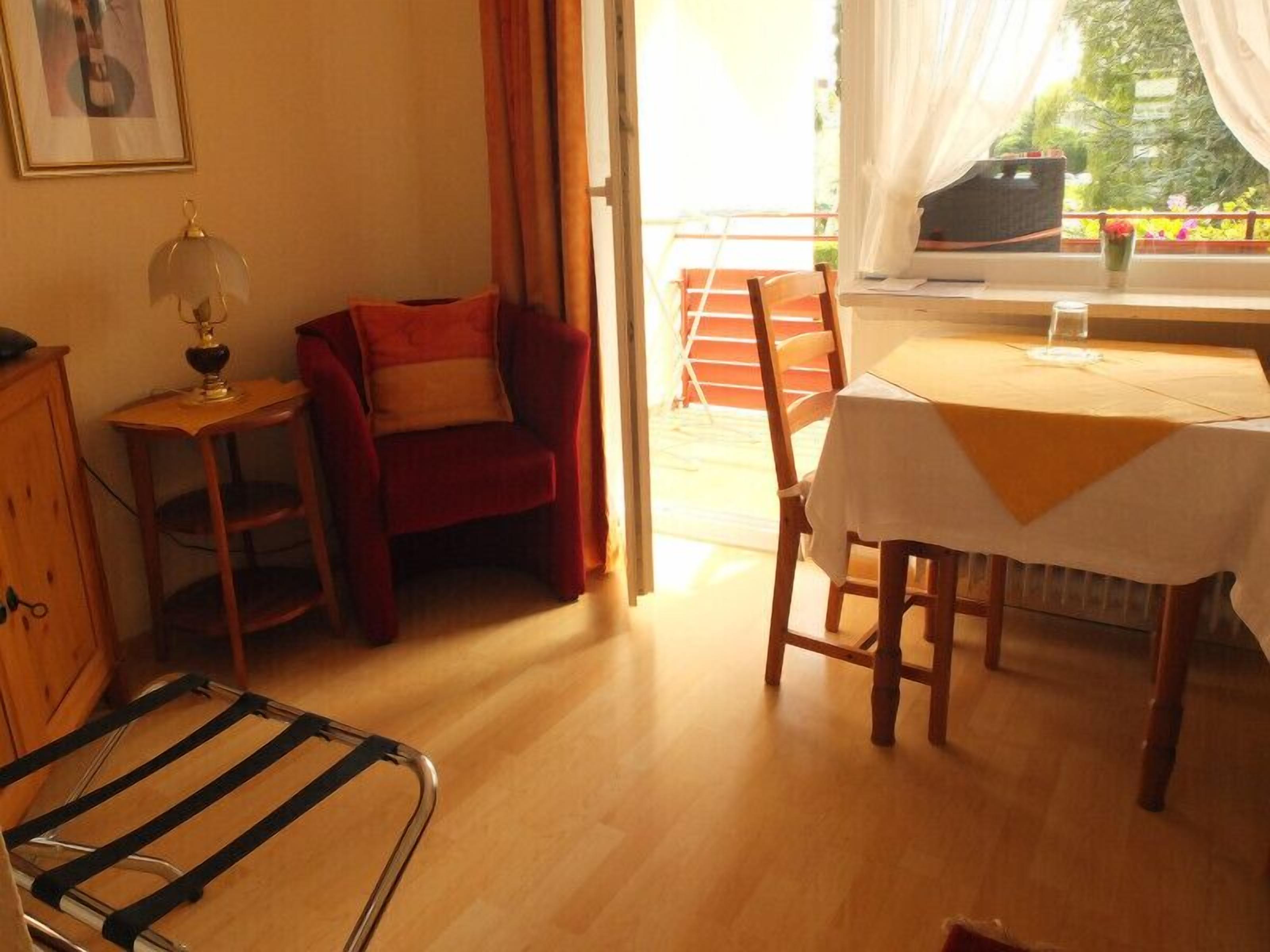 Einzelzimmer Nr. 10 Mit Großem Balkon - Freiburg