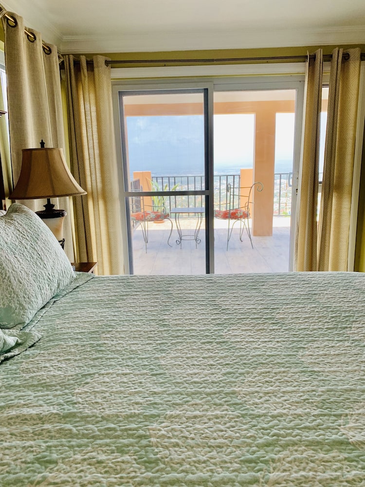 Bella Vista3-great Location/safe/quiet 3br/6guests/spectacular View Of City&sea - Jamaica