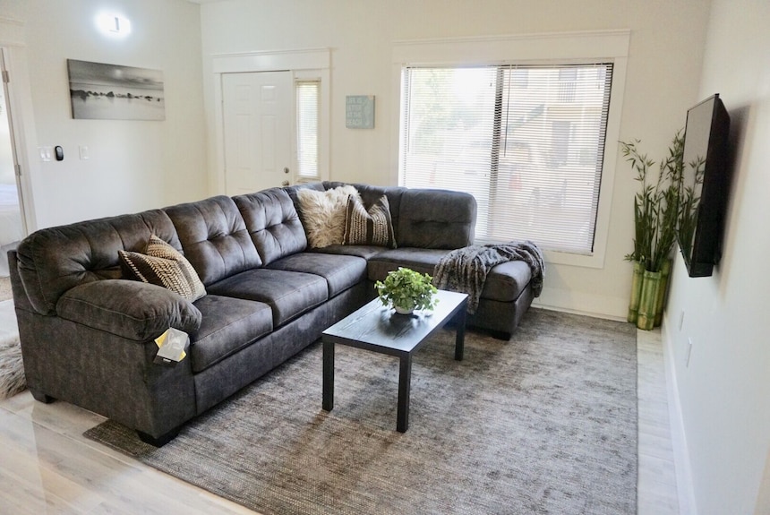 : Sandy Feet Retreat: Walk To The Beach! : - Jupiter, FL