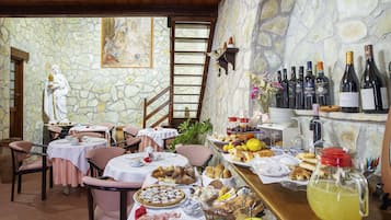 Café da manhã continental grátis todos os dias