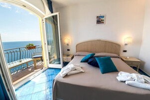 Quarto Duplo ou Twin Deluxe, varanda, vista para o mar | Lençóis de algodão egípcio, roupa de alta qualidade, cofre no quarto 