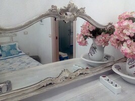 Quarto casal (Brezza Marina) | Comodidades do quarto