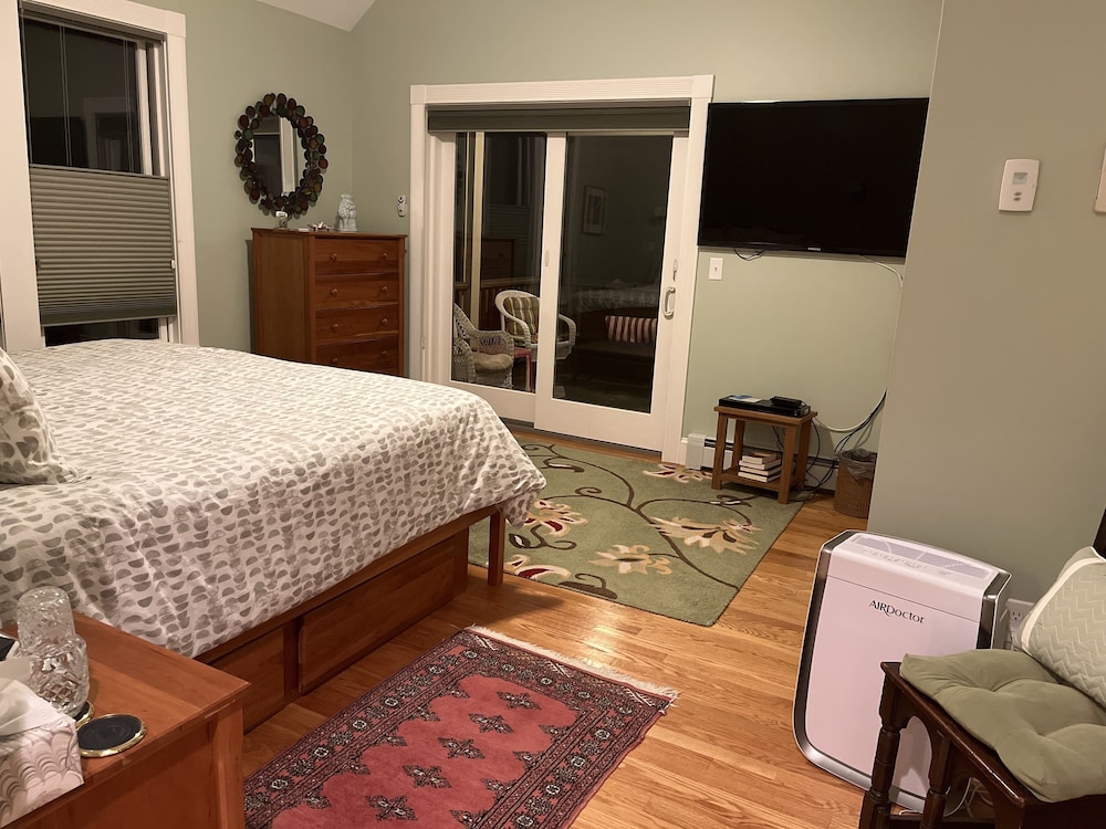 A Village Bed And Breakfast - Wellesley, MA
