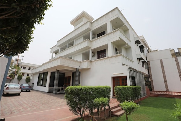 Hotel Marc Royal - Agra