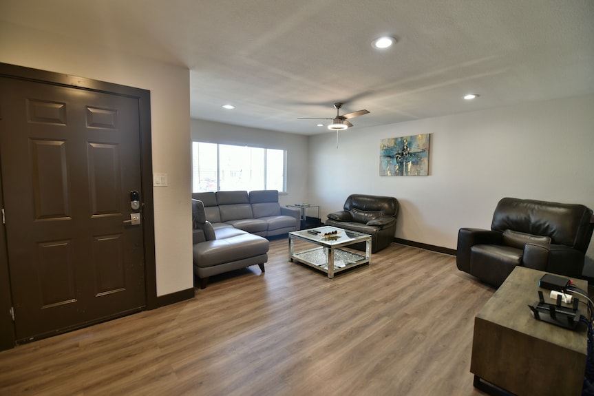 Backyard Oasis, Heated Pool/spa, Bbq, Cov Pergola, Away From Dwtn Noise - Las Vegas, NV