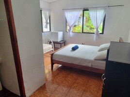 Villa Básica, 3 quartos, vista para o jardim | Ferro/tábua de engomar, berços/camas para crianças grátis, Wi-fi grátis 