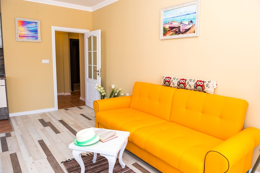 Apartamento De Lujo Junto Al Mar Jardín En Lugar Tranquilo Y Nuevo Edificio. - Burgas