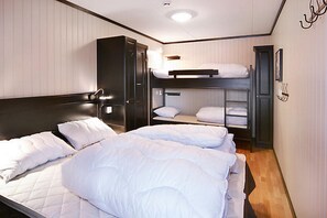 Apartamento Familiar, 3 quartos, sauna, junto à encosta (10 Beds) | Quartos insonorizados, Wi-fi grátis 