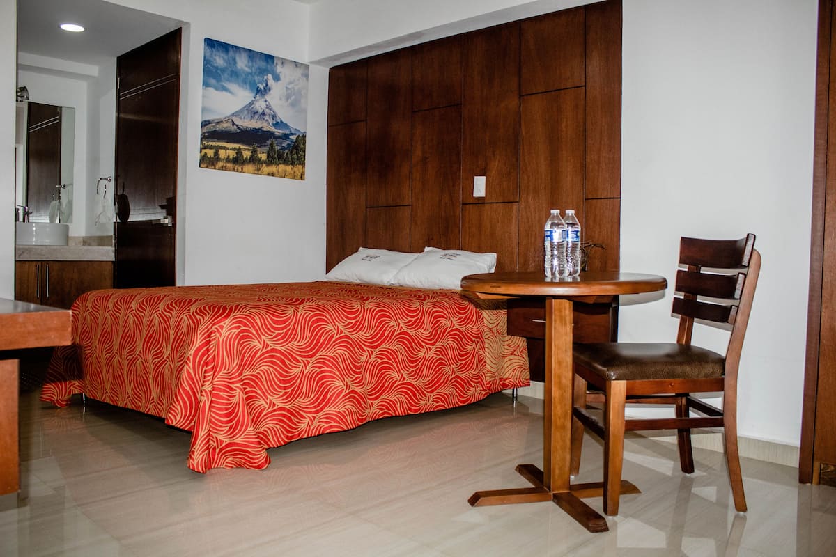 Quarto Duplo, 1 cama de casal | Wi-fi grátis, roupa de cama fornecida