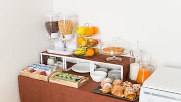 Café da manhã com buffet todos os dias (EUR 5 por pessoa)