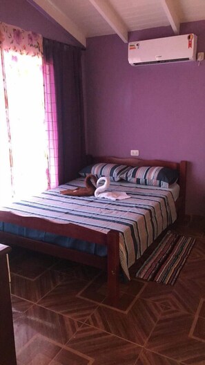 Cabana família (8 people) | 2 quartos, escrivaninha, Wi-Fi de cortesia, roupa de cama