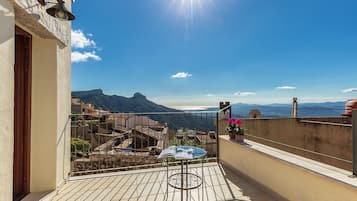 Apartamento, 3 quartos | Terraço/pátio interior