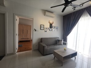 Quarto (Sweet Home) | Sala | TV de ecrã plano