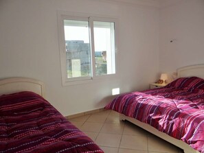 Apartamento, 1 quarto, Vista para a cidade | Cortinas/cortinados opacos, berços/camas para crianças grátis 