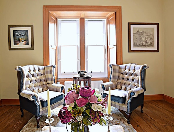 조이비 고져스 투 베드룸 아파트먼트, 캐슬 뷰 있음 - 에든버러