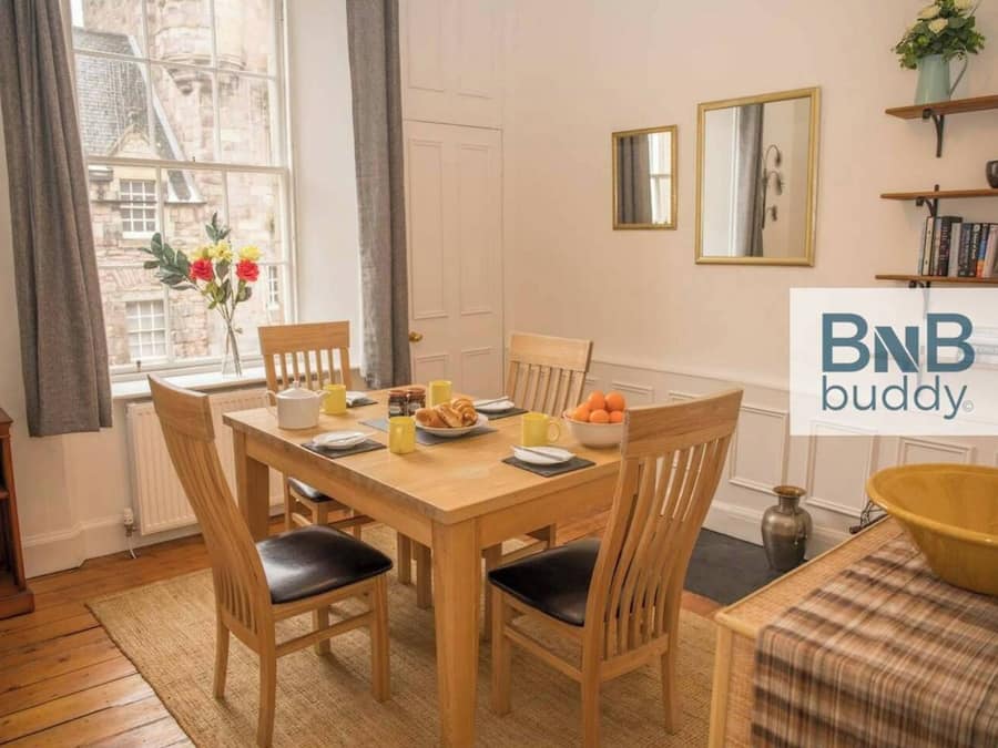 Apartamento (2 Bedrooms) | Refeições no quarto