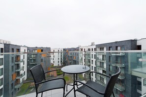 Apartamento (35 C Stay at Novum) | Secretária adequada para computadores portáteis, ferro/tábua de engomar 