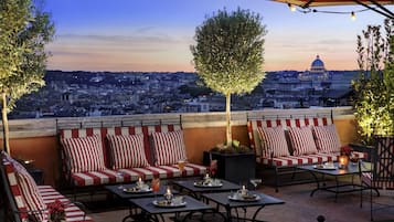 3 restaurantes, pequenos-almoços servidos, cozinha italiana